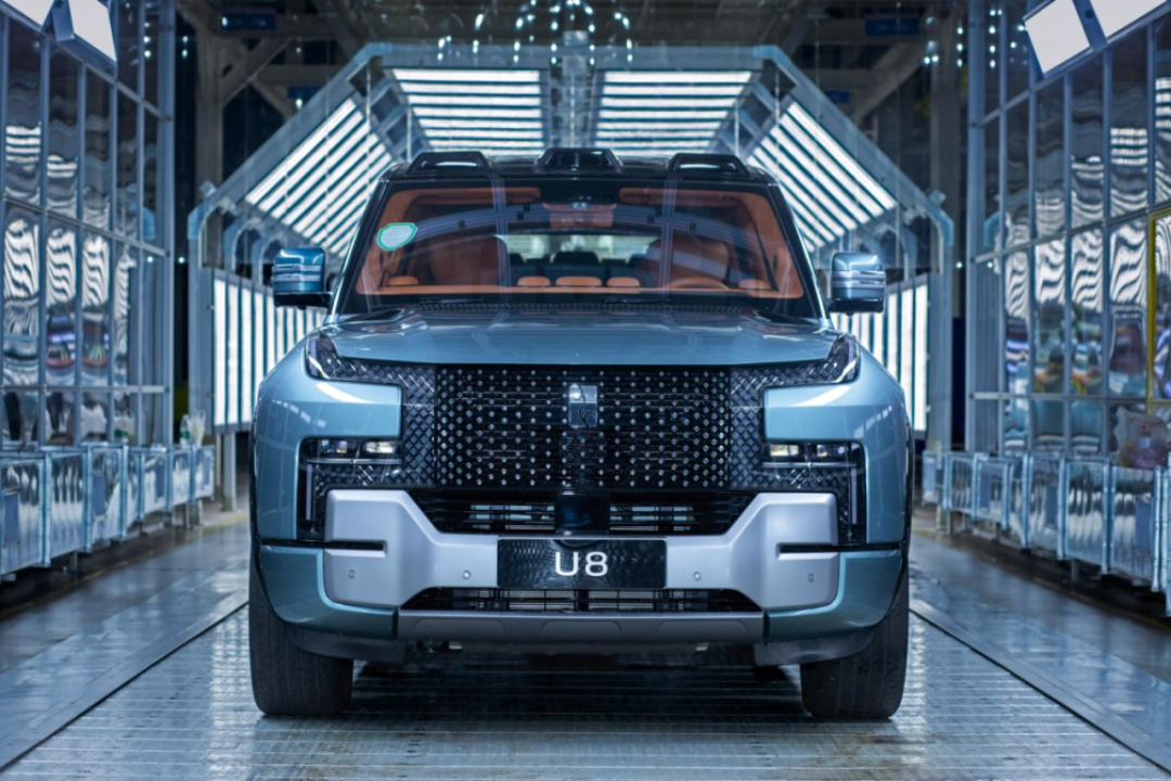 仰望U8豪华版首批量产车正式下线 上市价格为109.8万元_杭州网